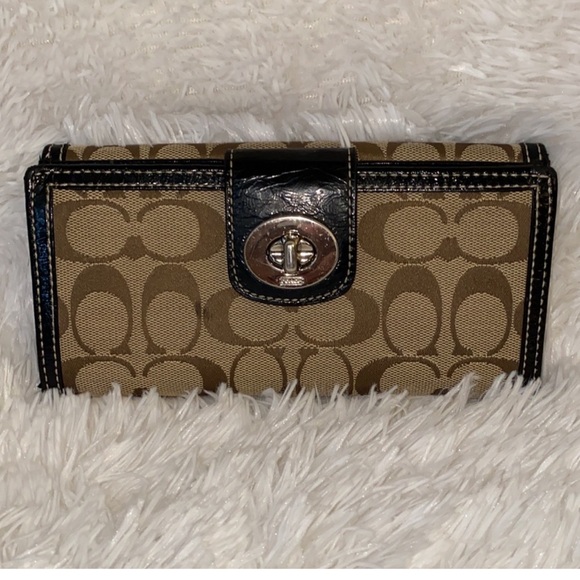 Coach | Accessories | Coach Signature Turnlock Wallet | Poshmark